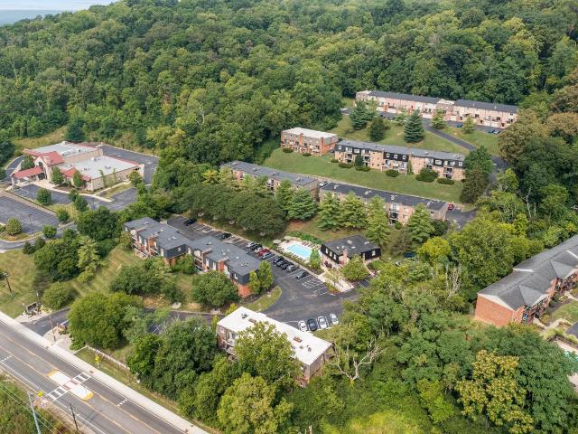 Trails at Mariemont 2 Bedroom Apartment for Rent at 8204 Wooster Pike, Cincinnati, OH 45227