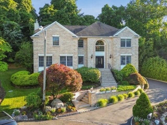 Trails End Ct, Westfield, Home For Sale