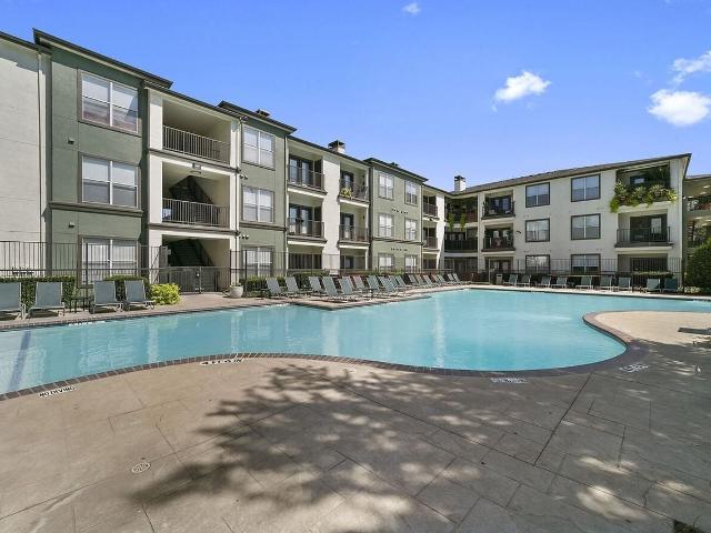 Trails of White Rock 1 Bedroom Apartment for Rent at 1121 Beachview St, Dallas, TX 75218