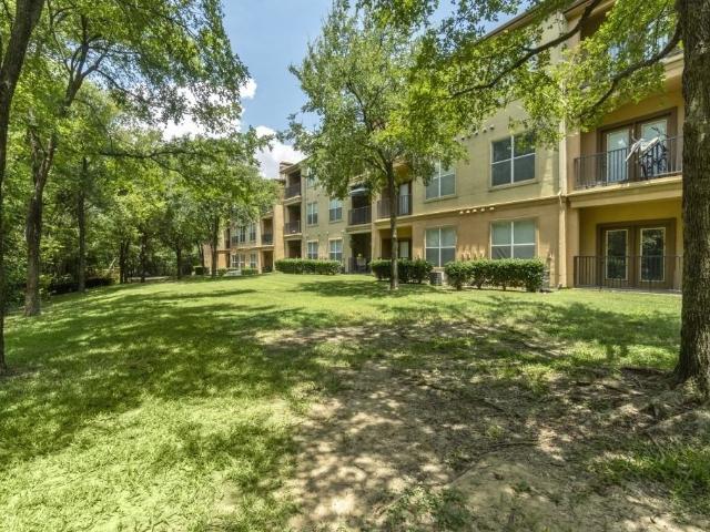 Trails of White Rock 2 Bedroom Apartment for Rent at 1121 Beachview St, Dallas, TX 75218