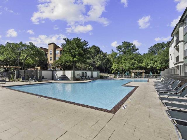 Trails of White Rock 2 Bedroom Apartment for Rent at 1121 Beachview St, Dallas, TX 75218