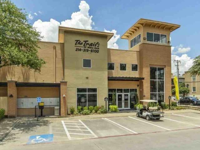 Trails of White Rock 3 Bedroom Apartment for Rent at 1121 Beachview St, Dallas, TX 75218