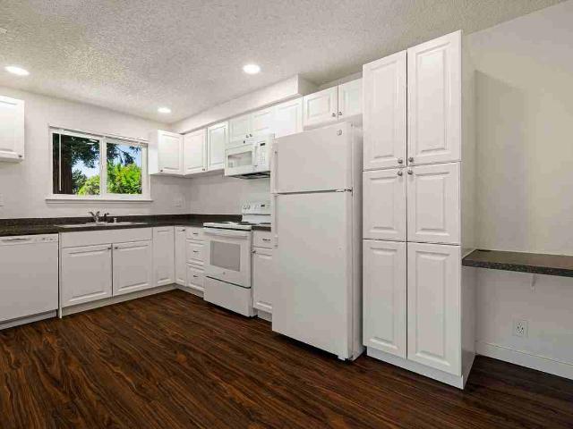 Train Station Apartments 2 Bedroom Apartment for Rent at 390 Rio Lindo Ave, Chico, CA 95926