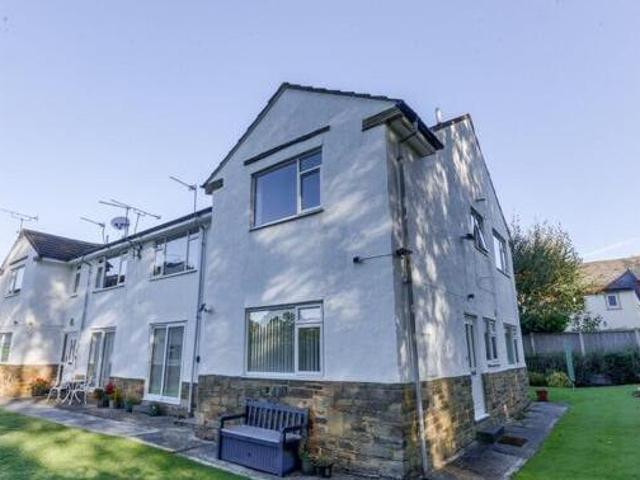 Tranfield Court, Leeds, 2 Bedroom Apartment