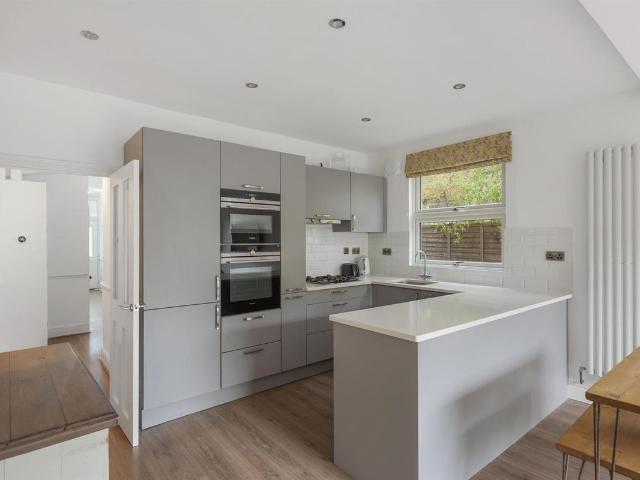 Tranmere Road, Earlsfield, London SW18, 2 bed flat to rent, £2,900 pcm | PrimeLocation