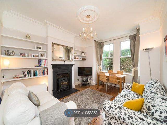 Tranmere Road, London SW18, 2 bed flat to rent, £2,450 pcm | PrimeLocation