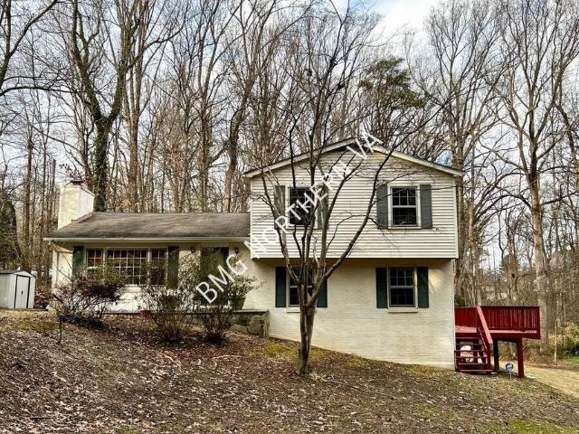 Tranquil 4 Bedroom 2.5 Bathroom on 1.5 Acres in Langley High School District In Great Falls