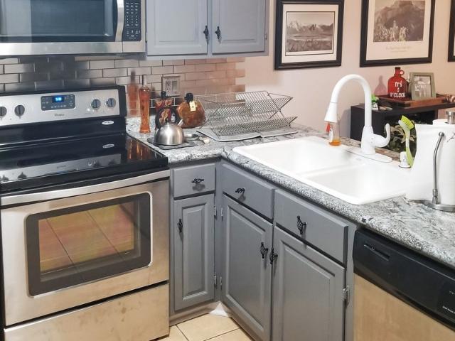 !Tranquil Townhouse in Stone Mountain with lots