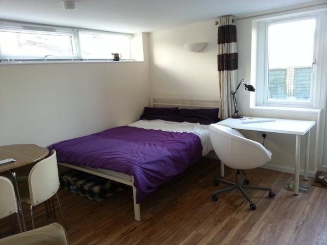 Tranquil studio near central Bristol St Annes