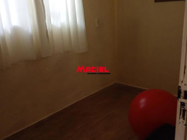 TRANQUILIDADE E SEGURANÇA,CASA DIFERENCIADA, SEMIMOBILIADA EM CONDOMÍNIO FECHADO