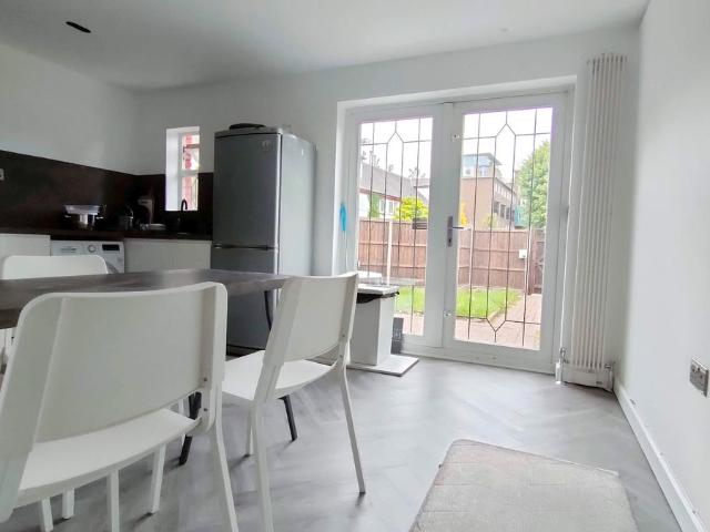 Tranton Road, London SE16, Room to rent, £1,500 pcm | PrimeLocation