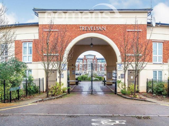 Trevelyan Court, Windsor, SL4 3 bed flat to rent £2,200 pcm £508 pw