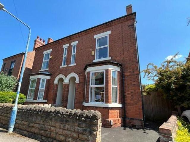 Trevelyan Road, West Bridgford, 4 Bedroom Semi detached