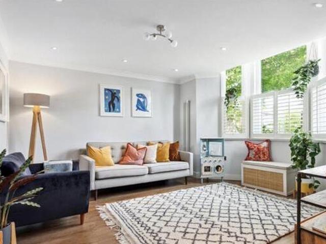 Trevelyan Road, London, 3 Bedroom Apartment