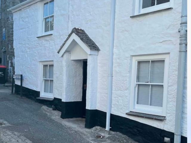Trewarveneth Street, Newlyn TR18, 3 bed cottage to rent, £1,050 pcm | PrimeLocation