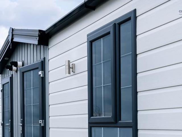 Trewint Street, Wandsworth, 2 Bedroom Park