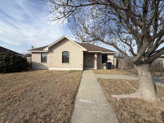 Trey Dr, Eagle Pass, TX 78852