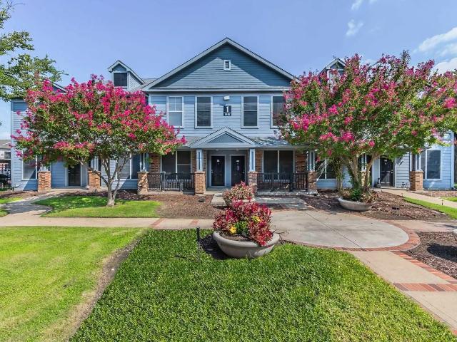 Treymore Eastfield 1 Bedroom Apartment for Rent at 2631 John West Rd, Dallas, TX 75228