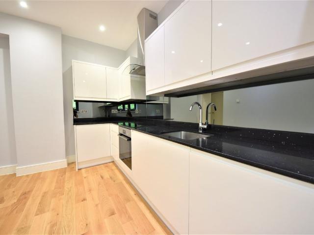 Treadaway Hill, Loudwater, High Wycombe HP10, 1 bed flat to rent, £1,200 pcm | PrimeLocation
