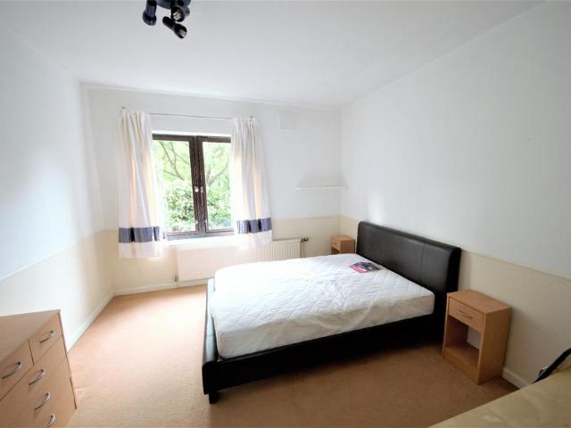 Treaty Street, Islington, London N1 4 bed maisonette to rent £4,463 pcm £1,030 pw