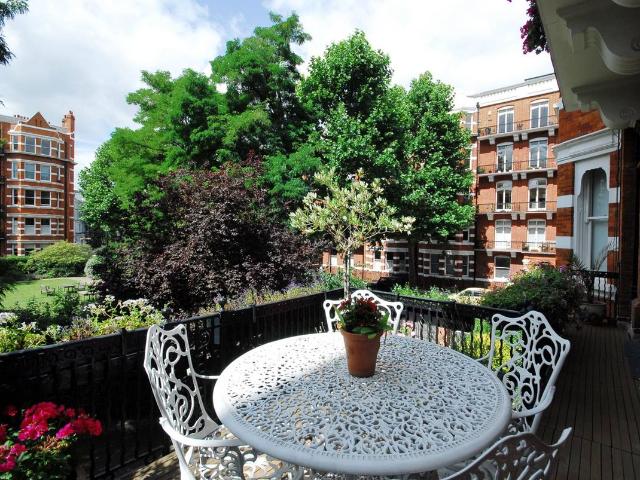 Trebovir Road, Kensington, London SW5, 4 bed flat to rent, £8,667 pcm | PrimeLocation
