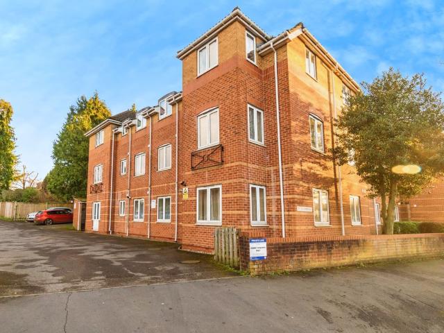 Trecox Place, Southampton SO16, 2 bed flat to rent, £1,200 pcm | PrimeLocation