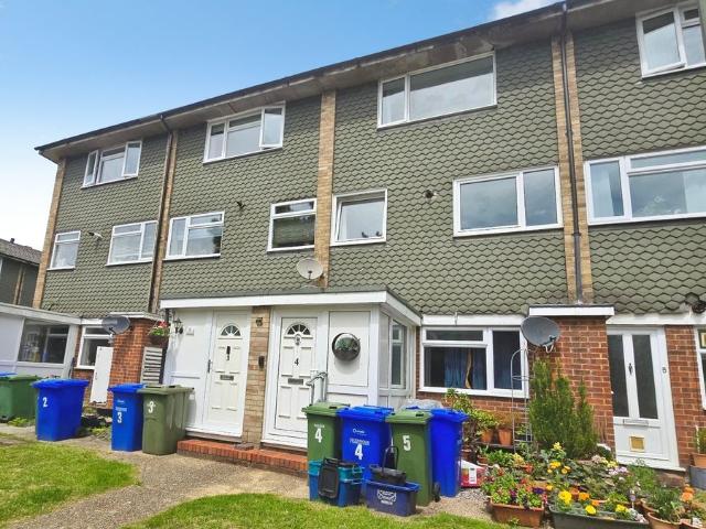 Tredenham Close, Farnborough GU14, 3 bed flat to rent, £1,600 pcm | PrimeLocation