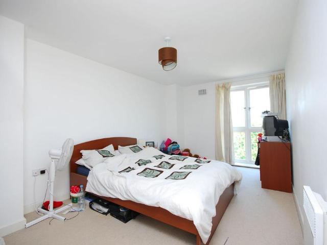 Tredegar Road, Bow, London, E3 1 bed flat to rent £3,000 pcm £692 pw