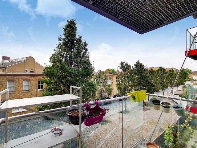 Tredegar Road, London, E3 3 bed apartment to rent £3,500 pcm £808 pw