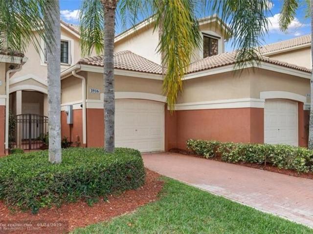Tree Top Dr, Weston, Home For Sale