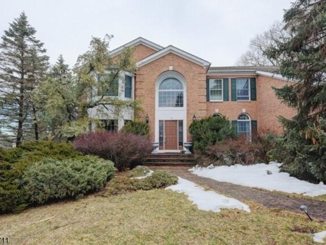 Tree Top Ln, Chatham Township, Home For Sale