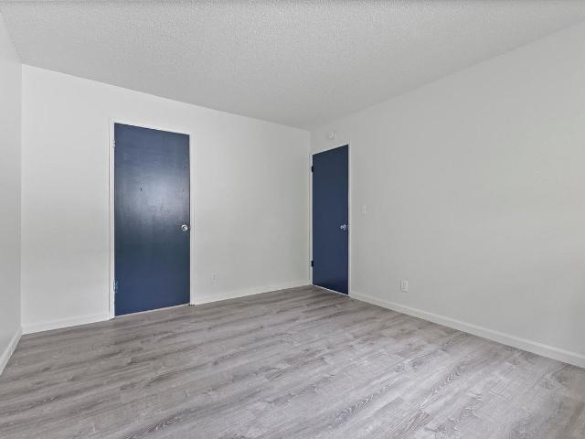 Treecrest Burnside 2 Bedroom Apartment for Rent at 16047 E Burnside St, Portland, OR 97233 Glenfair