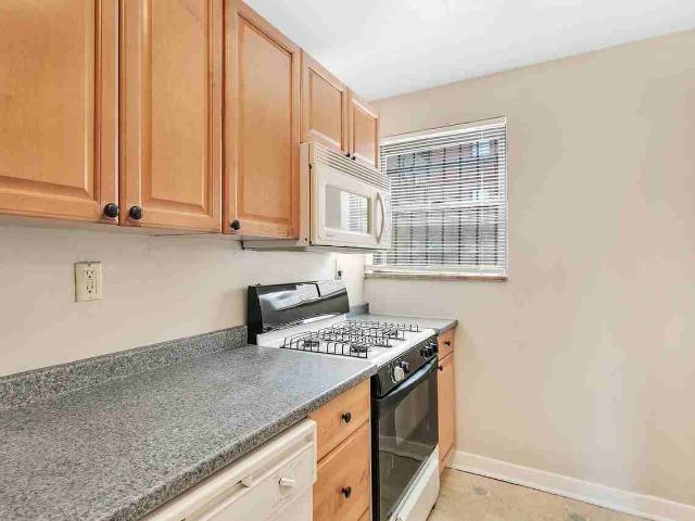 Treehaven Apartments 2 Bedroom Apartment for Rent at 5540 5th Ave, Pittsburgh, PA 15232 Squirrel Hill North