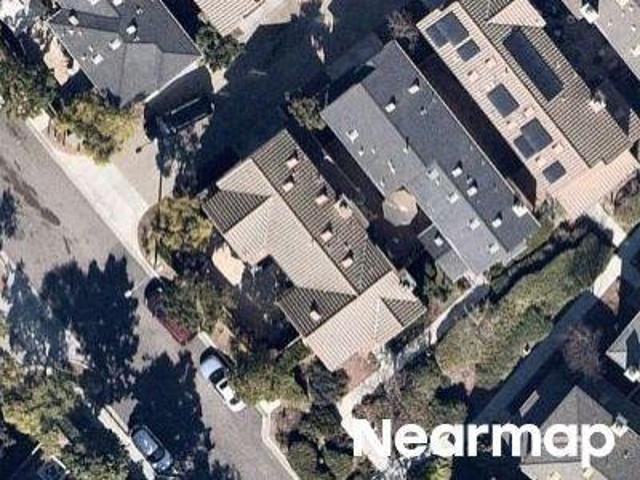 Treetop Ln