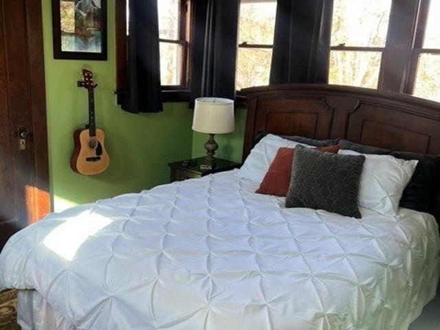 Treetop Retreat Private 1 Bd/1Ba upstairs unit