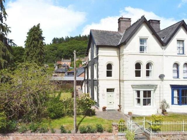 Trefeglwys Road, Llanidloes, 4 Bedroom Semi detached