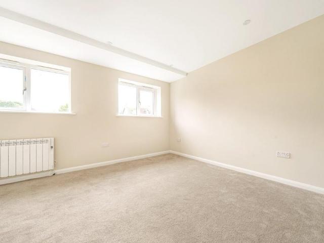 Treforgan Road, Neath SA10 Studio to rent £1,800 pcm £415 pw