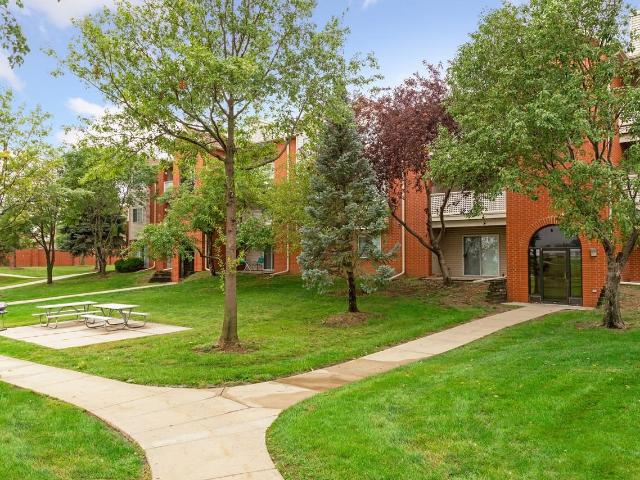 Tregaron Oaks 1 Bedroom Apartment for Rent at 1729 Scarborough Dr, Bellevue, NE 68123
