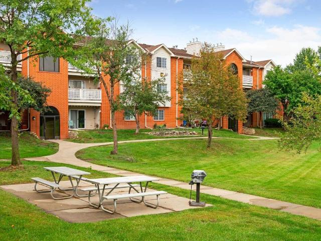 Tregaron Oaks 2 Bedroom Apartment for Rent at 1729 Scarborough Dr, Bellevue, NE 68123