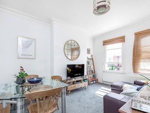 Tregothnan Road, Clapham, 2 Bedroom Flat