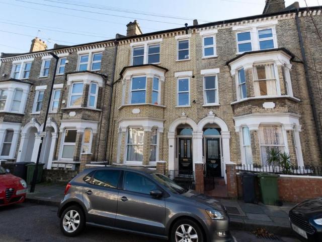 Tregothnan Road, London, SW9 2 bed apartment to rent £2,200 pcm £508 pw