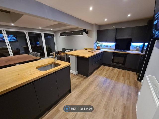 Tregrea Estate, Camborne TR14, 2 bed bungalow to rent, £1,350 pcm | PrimeLocation