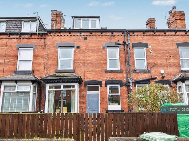 Trelawn Avenue, Leeds, LS6 3 bed terraced house to rent £1,395 pcm £322 pw