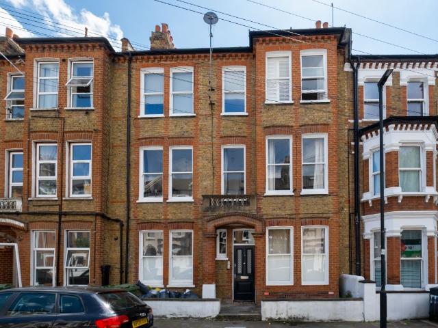 Tremadoc Road, London SW4, 2 bed flat to rent, £2,700 pcm | PrimeLocation
