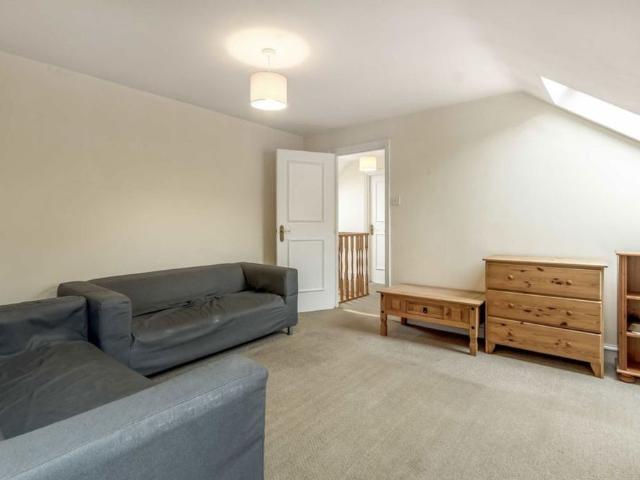 Tremadoc Road, SW4, London