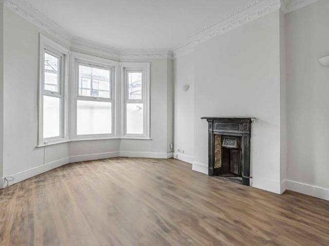 Tremadoc Road, SW4, London