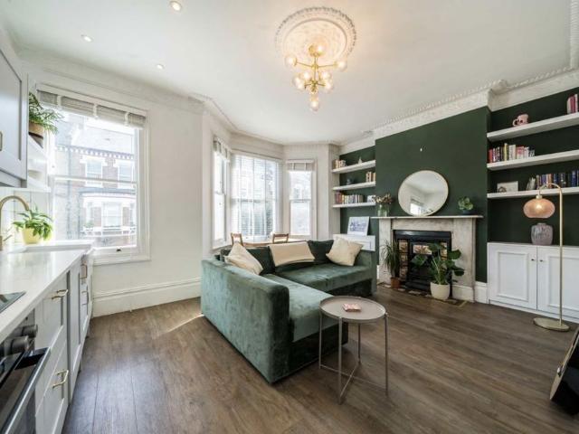 Tremadoc Road, SW4, London