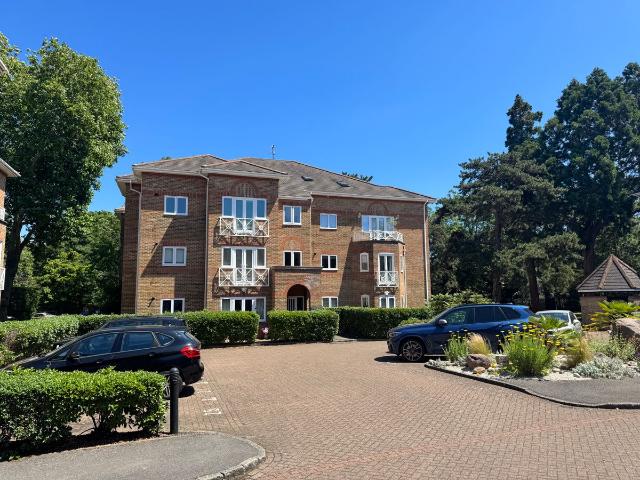 Trematon Place, Teddington TW11, 2 bed flat to rent, £2,200 pcm | PrimeLocation