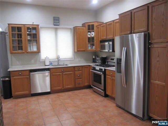 Tremont Ave, Fort Lee, Home For Sale