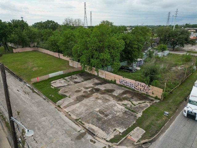 Tremper, Houston, TX 77020